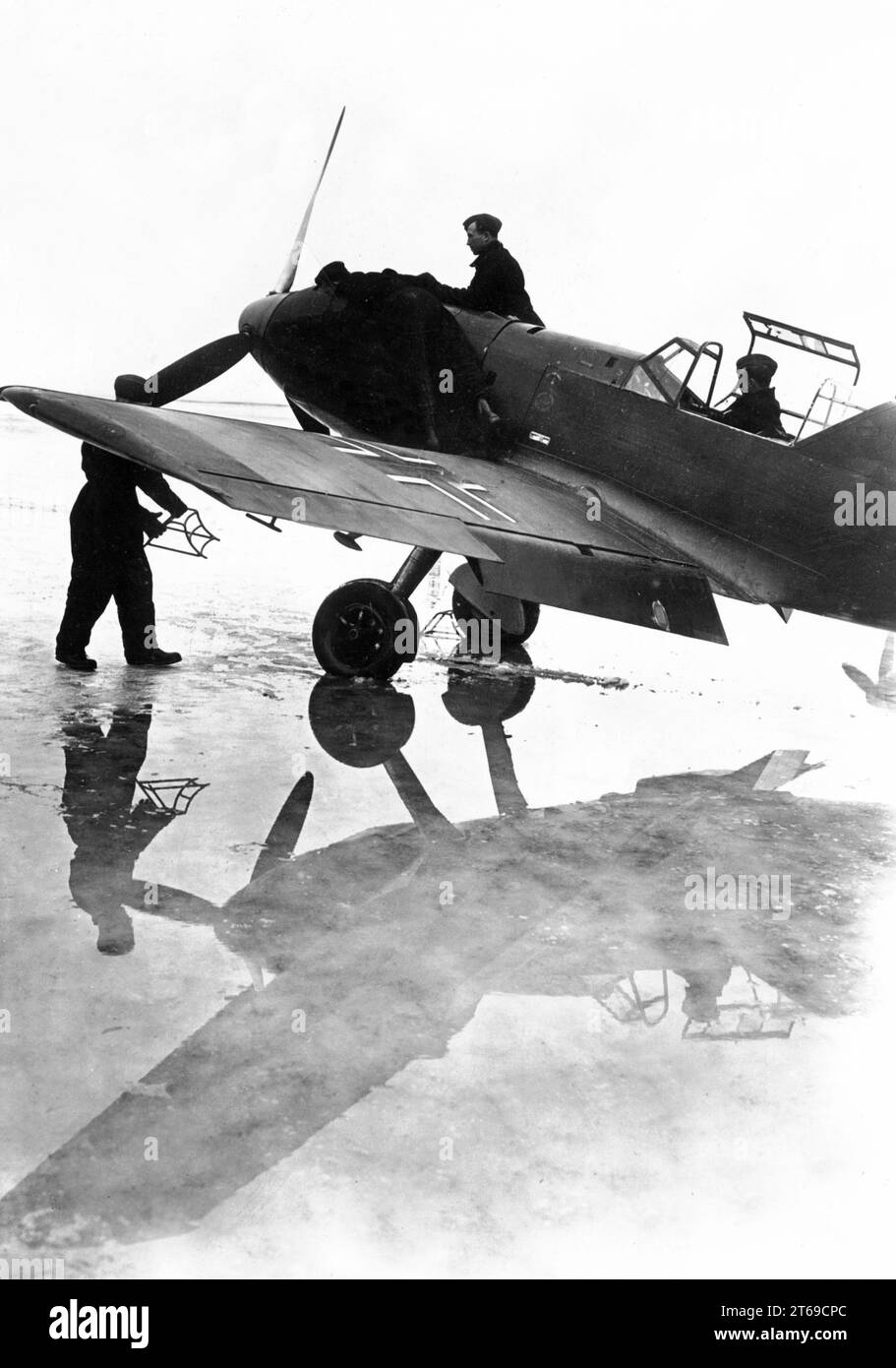 Messerschmitt me 109 fighter plane hi-res stock photography and images ...