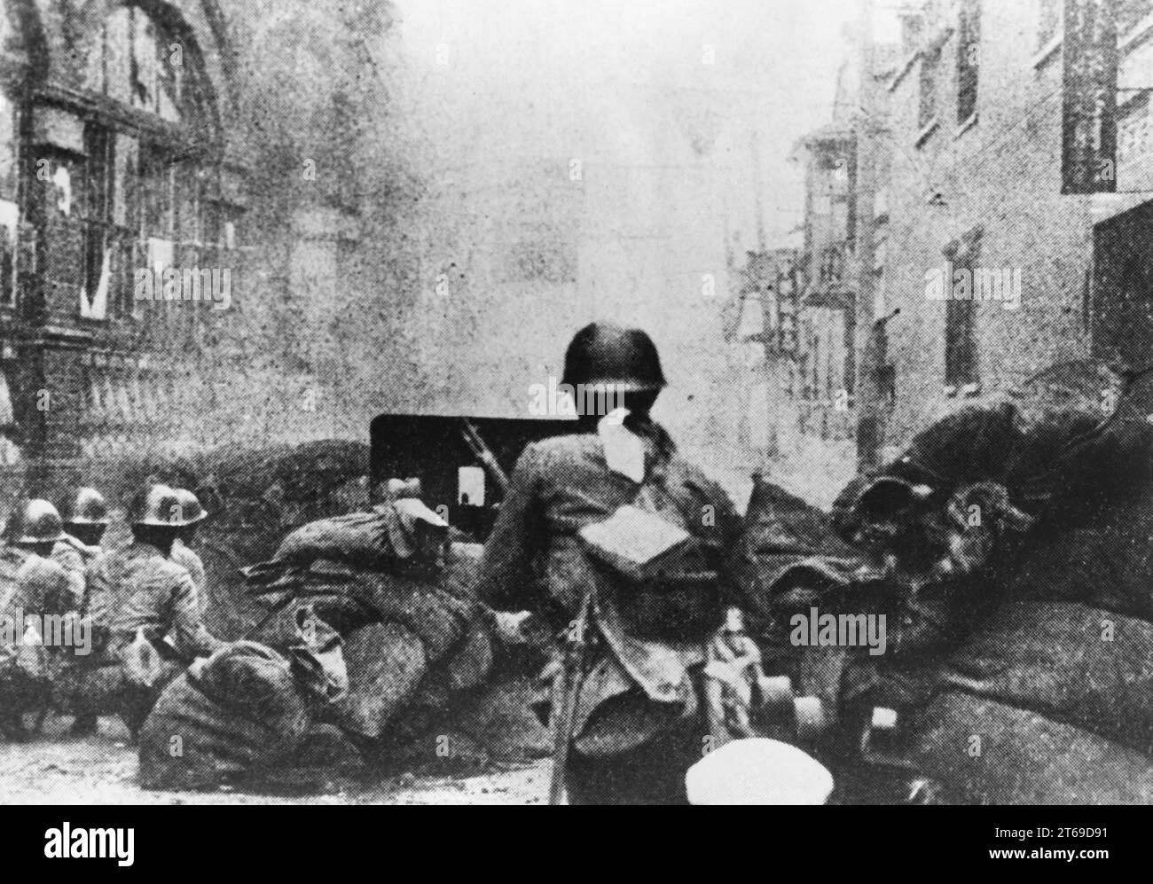 Japanese soldiers during the battle for the British colony of Hong Kong ...