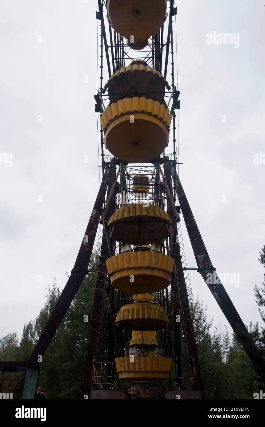The Pripyat Ferris Wheel near Chernobyl Stock Photo - Alamy