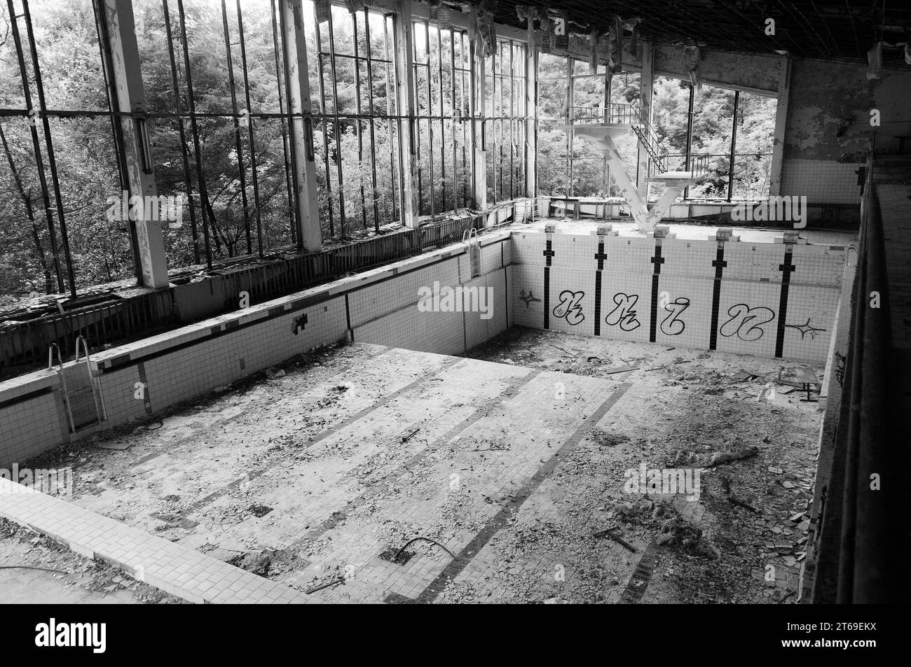The Olympic-sized hotel swimming pool in Pripyat near Chernobyl Stock ...