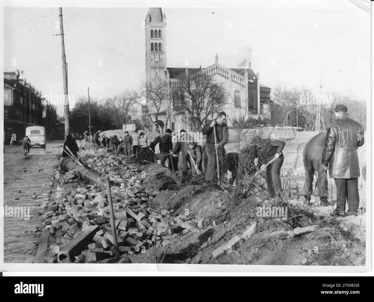 Reconstruction of the Potsdam city center. Work operation Bassinplatz ...