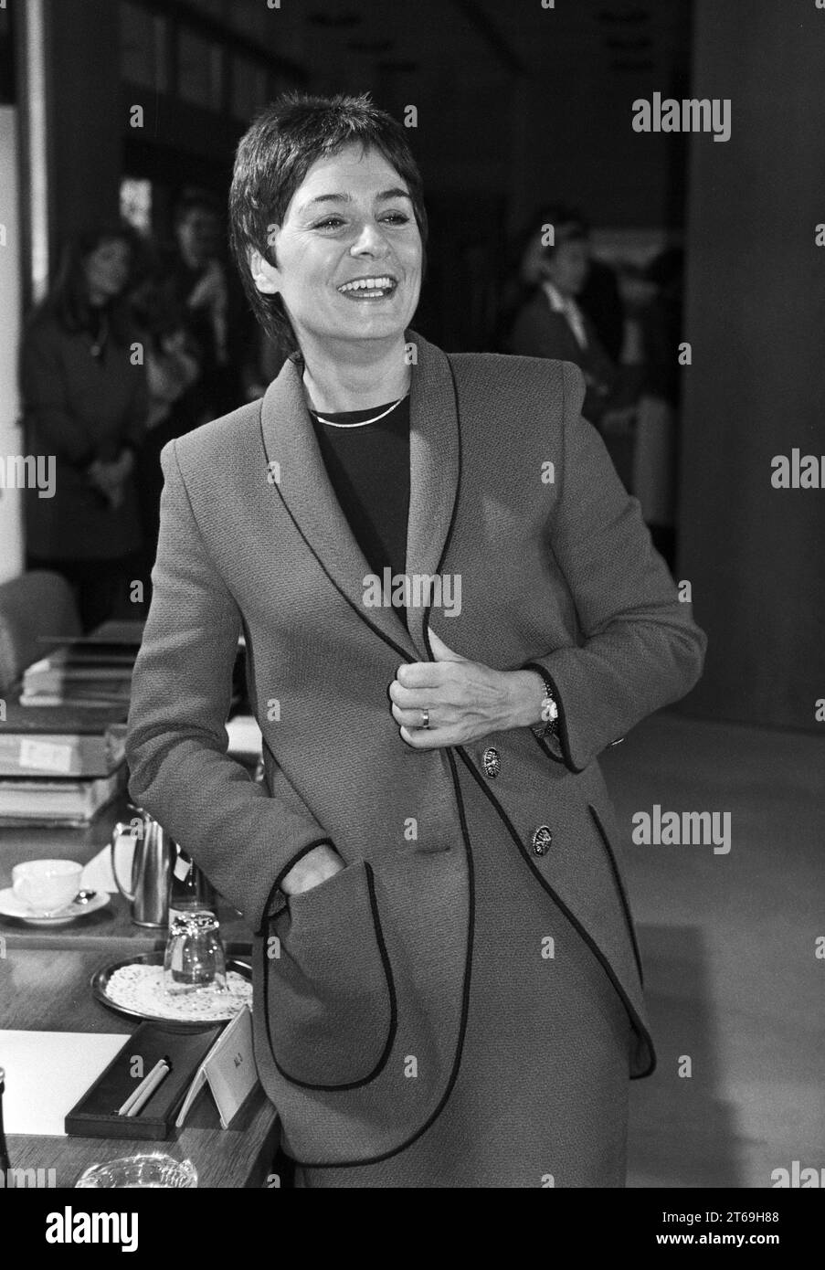 17 03 1993 hi-res stock photography and images - Alamy