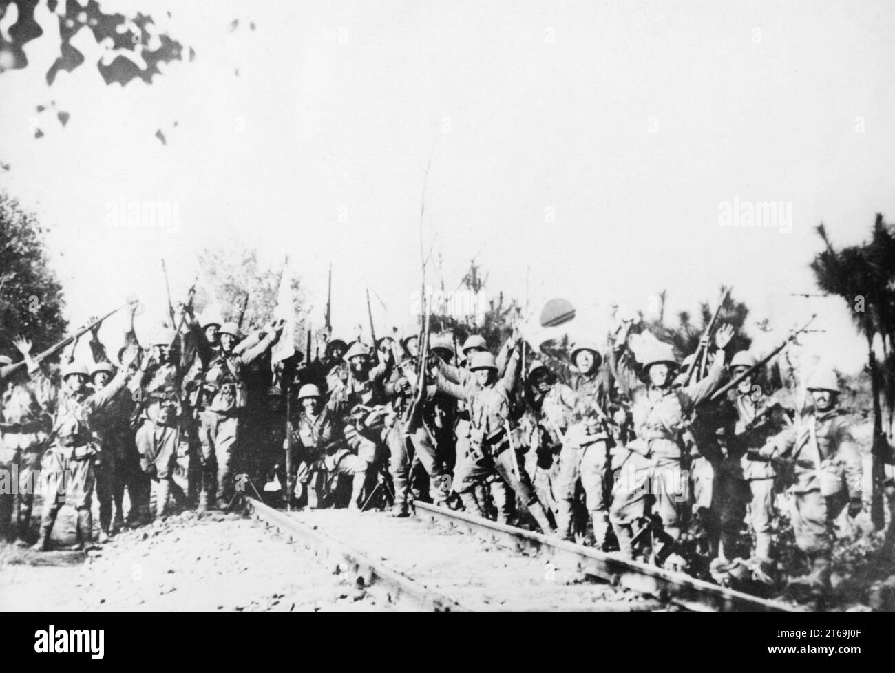 Japanese surrender singapore hi-res stock photography and images - Alamy