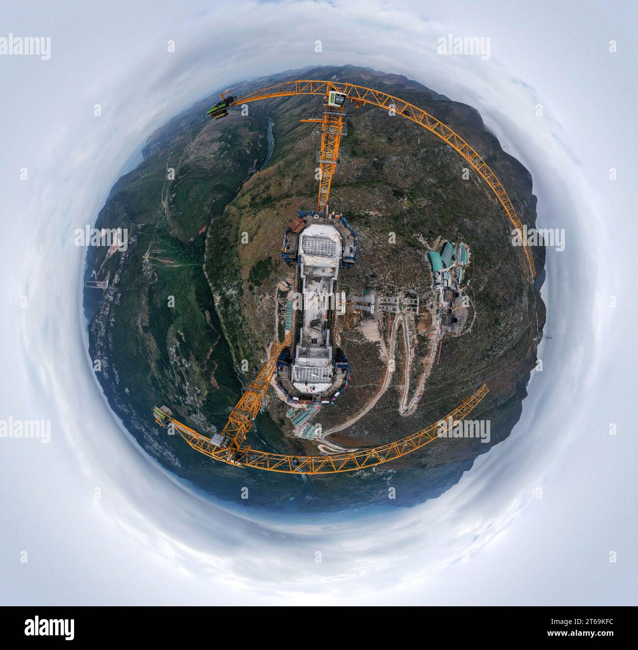 (231109) -- GUANLING, Nov. 9, 2023 (Xinhua) -- This aerial panoramic ...