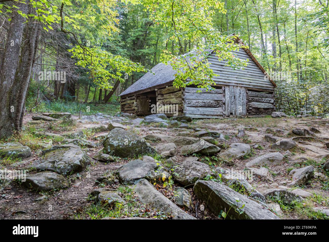Historic Noah Ogle homestead barn along the Roaring Fork Motor Nature ...