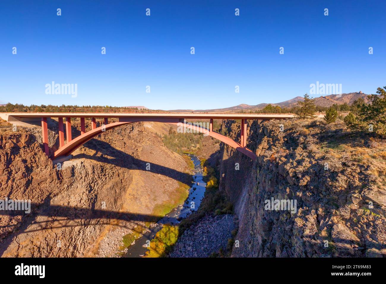 This newer bridge replaced the now older pedestrian bridge in 2000 to ...