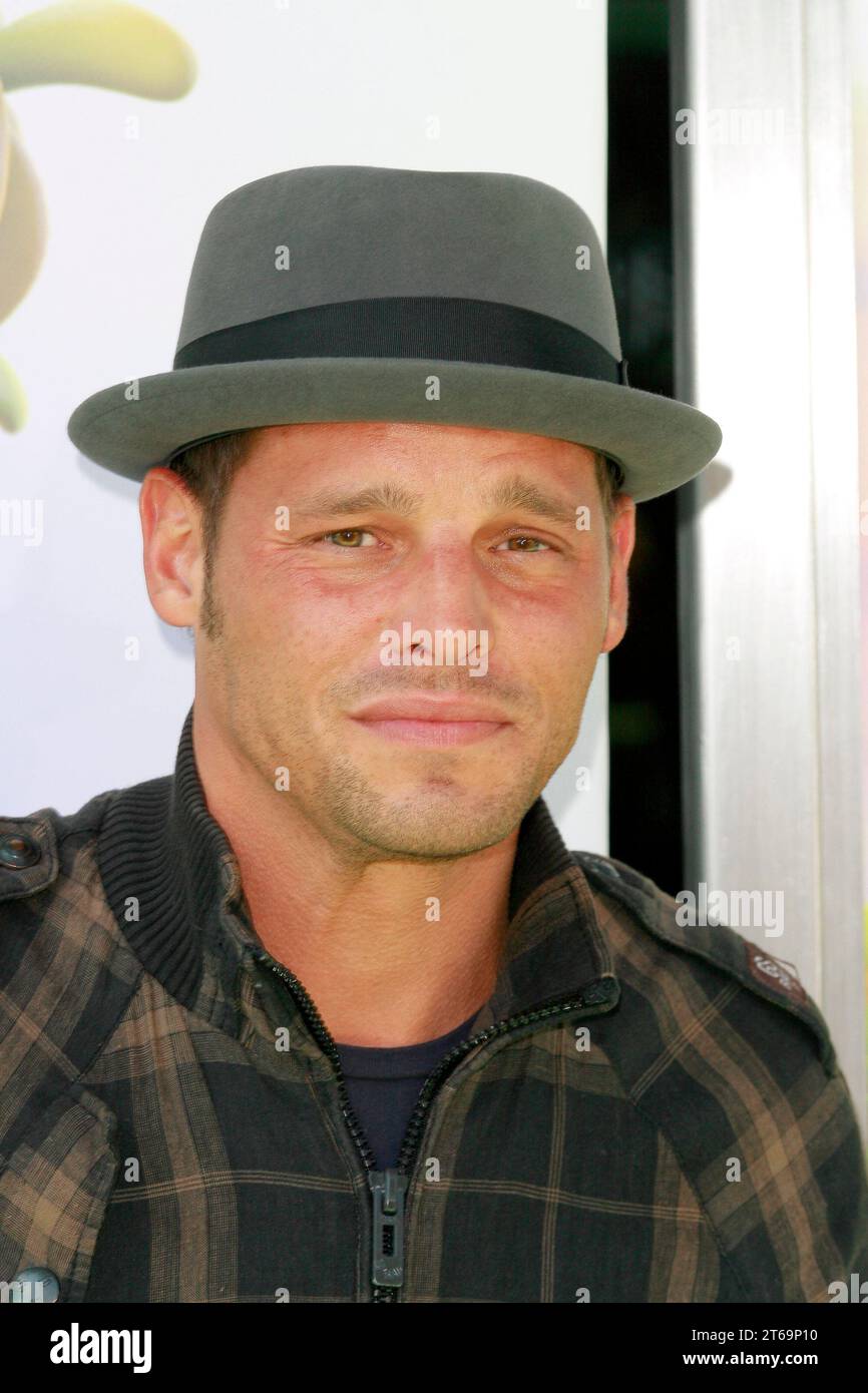 Justin Chambers at the Premiere of Columbia Pictures' "Planet 51 ...