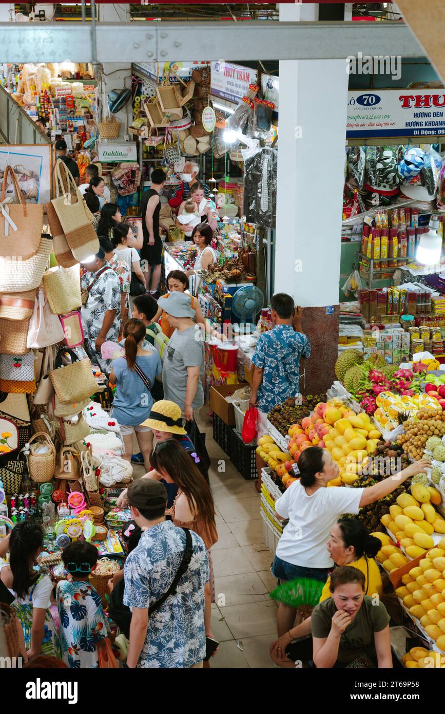 Da Nang, Vietnam - June 27, 2023 : Inside of Cho Han Market Stock Photo ...