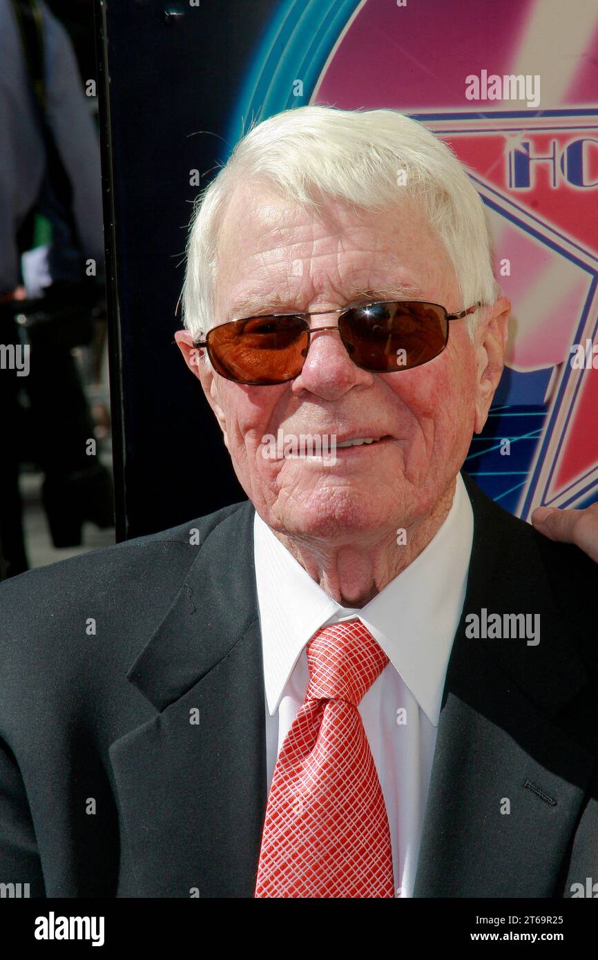 Peter Graves at the Hollywood Chamber of Commerce ceremony to honor him ...