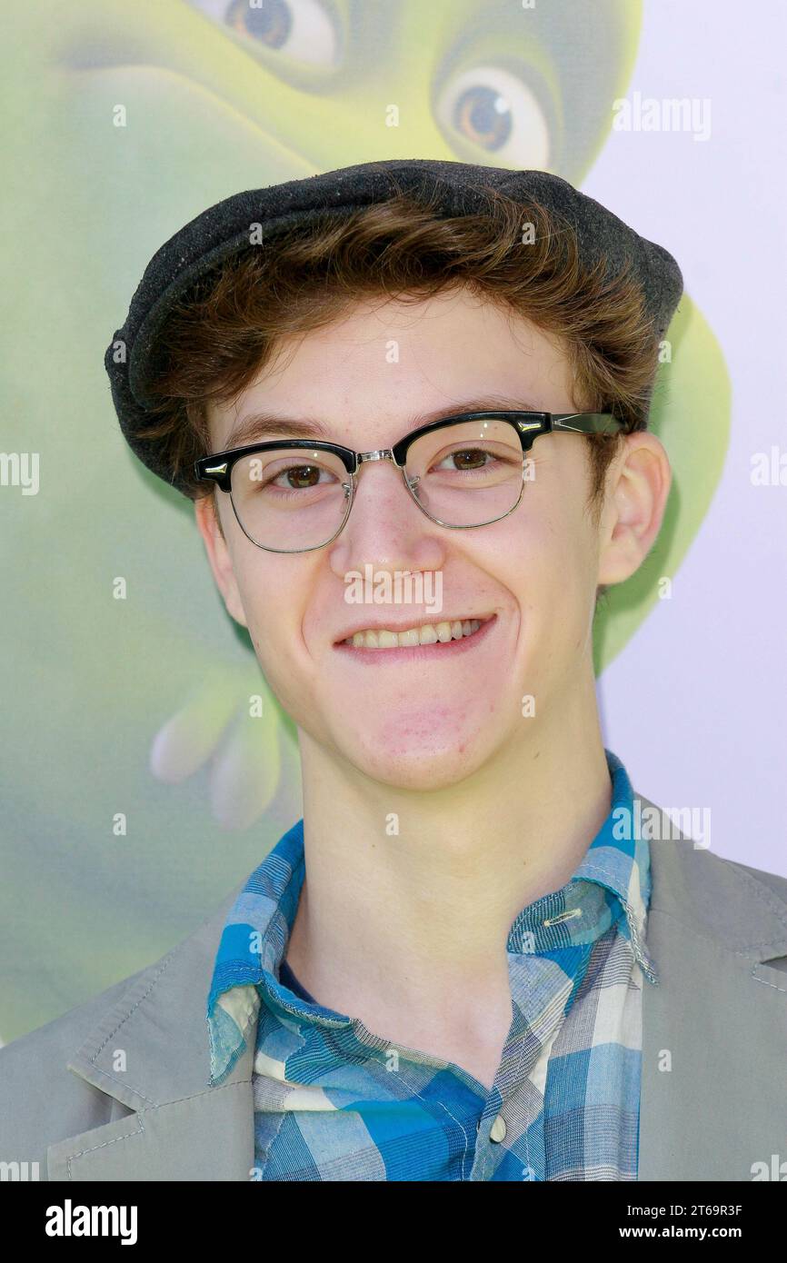 Nate Hartley at the Premiere of Columbia Pictures' "Planet 51 ...