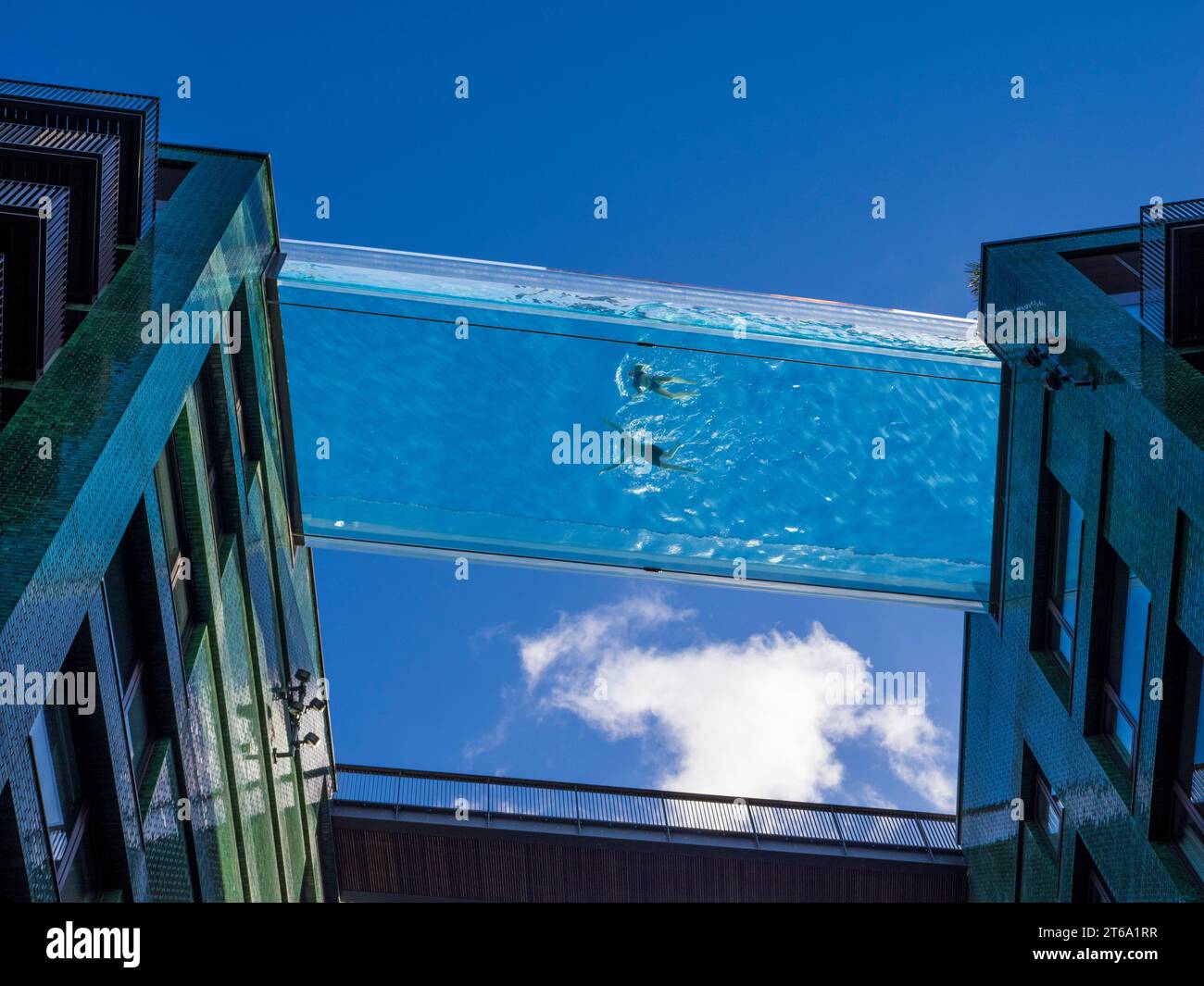 The Sky Pool, Embassy Gardens Swimming Pool, Embassy Gardens, Nine Elms ...