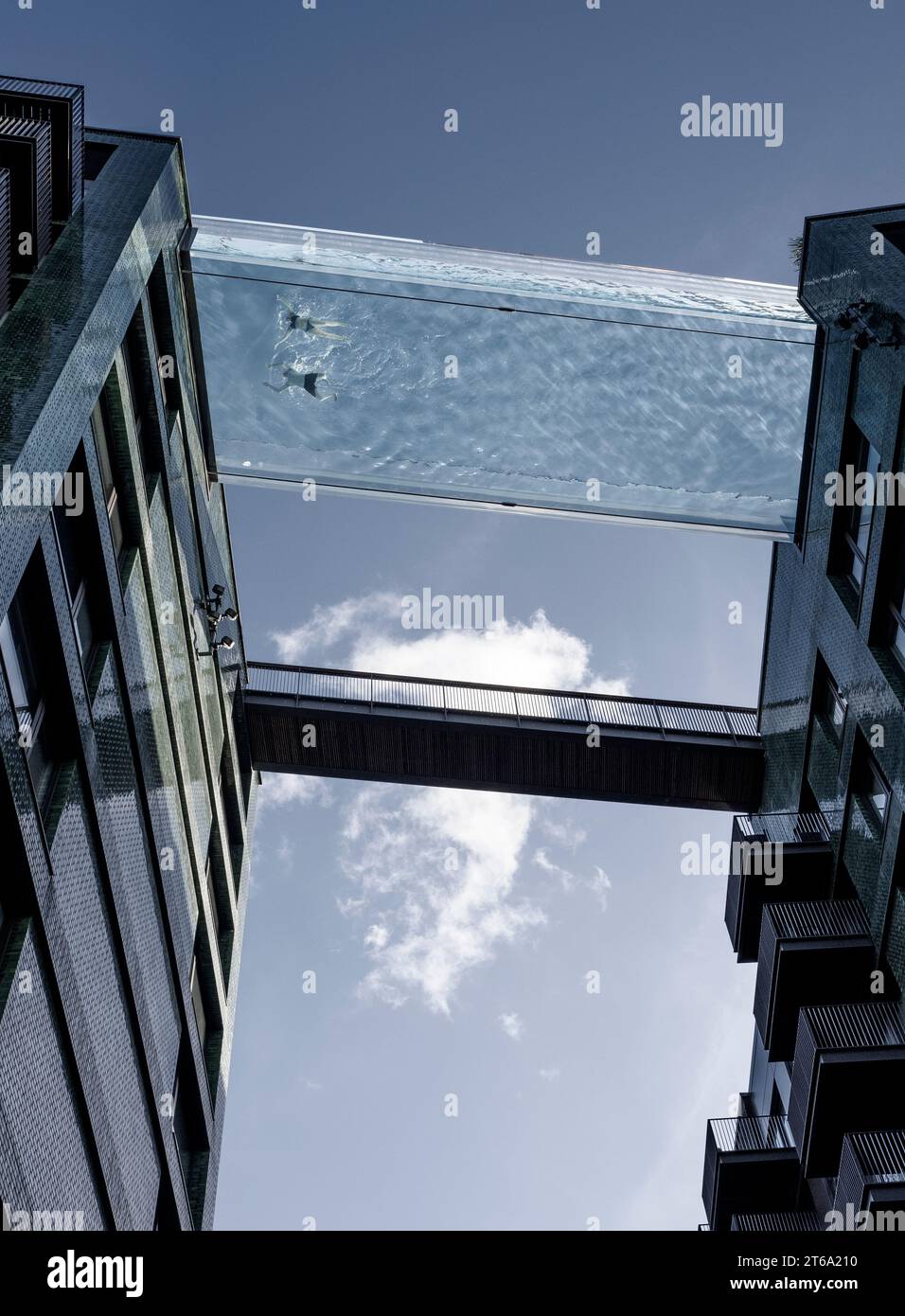 The Sky Pool, Embassy Gardens Swimming Pool, Embassy Gardens, Nine Elms ...