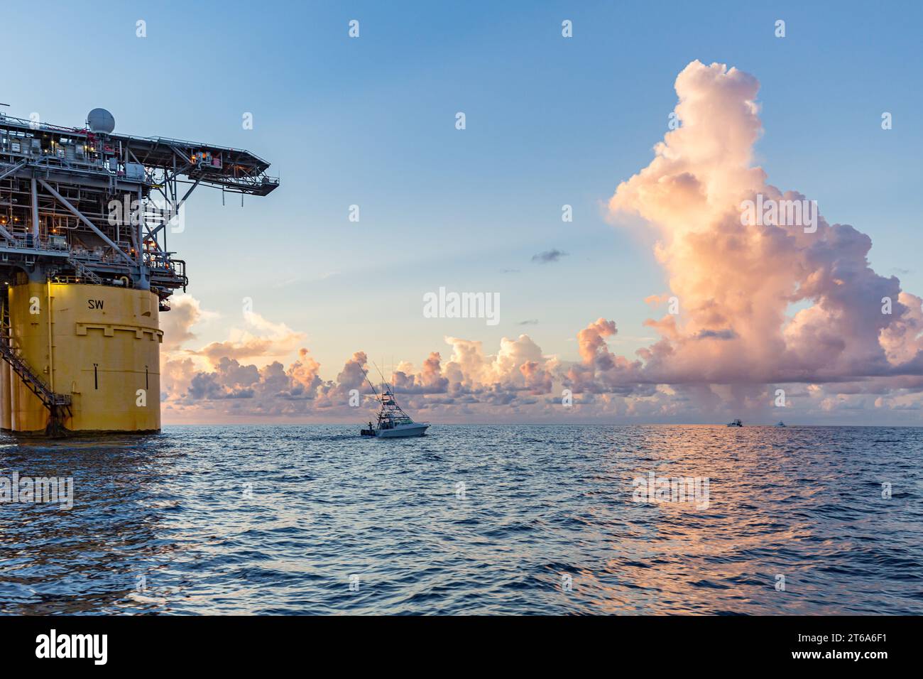 Offshore drilling in storm hi-res stock photography and images - Alamy