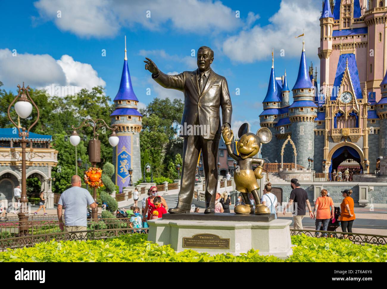 Partners statue in front of Cinderella's Castle at the end of Main ...