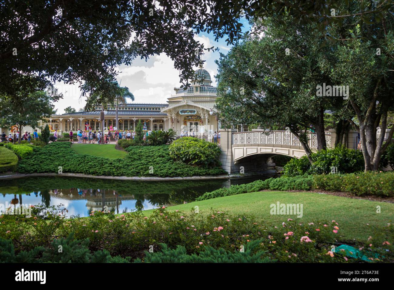 Crystal Palace restaurant in the Magic Kingdom at Walt Disney World ...