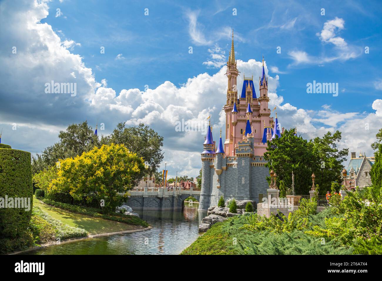 Disney castle america hi-res stock photography and images - Alamy
