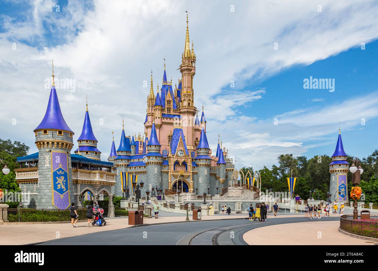 Cinderella's Castle at the end of Main Street in the Magic Kingdom at ...
