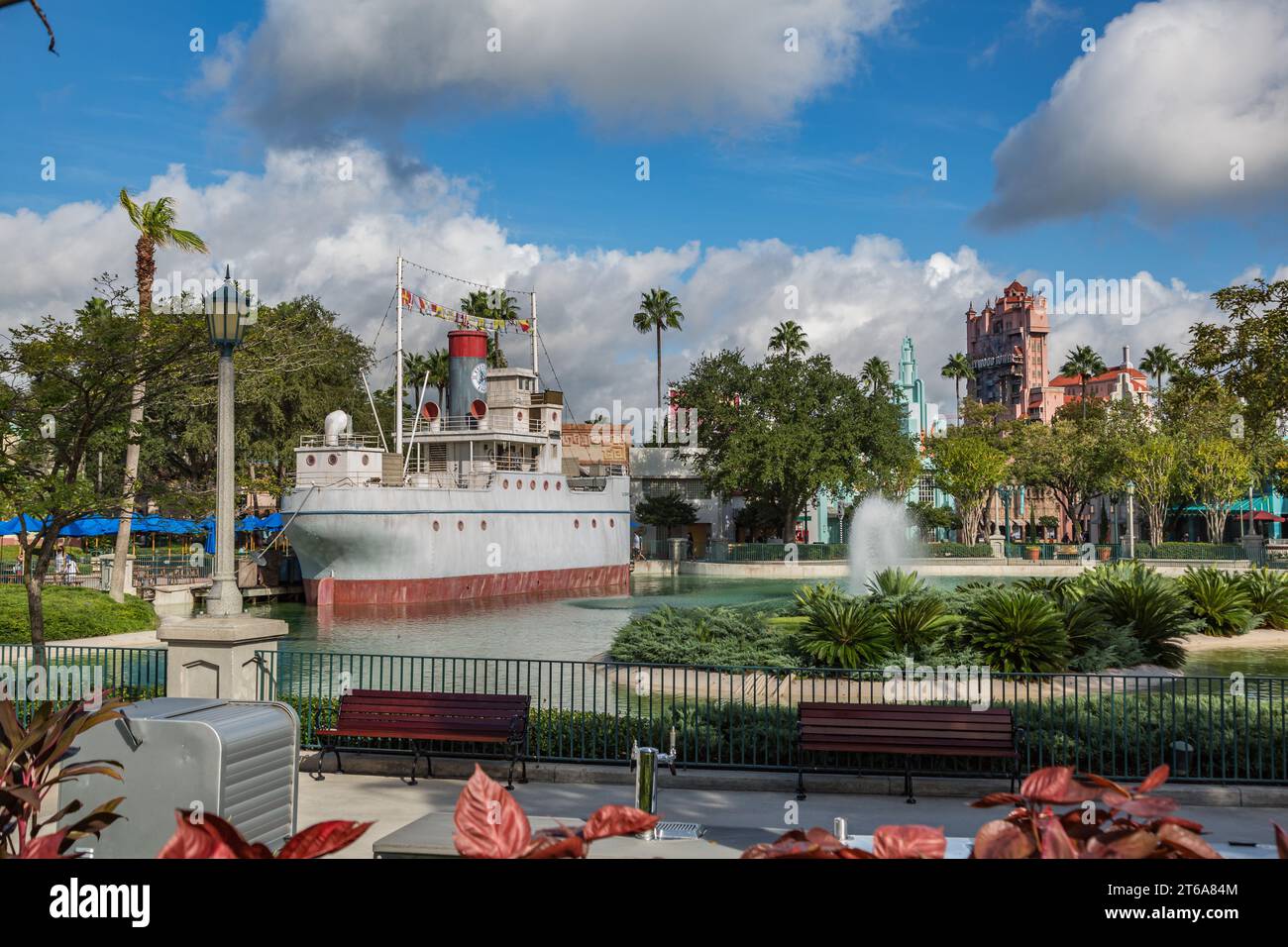 Min and Bills Dockside Diner open air restaurant in Disney's Hollywood ...