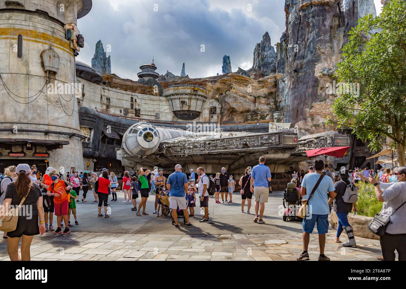 The Millennium Falcon light cargo starship in Star Wars Galaxy's Edge ...