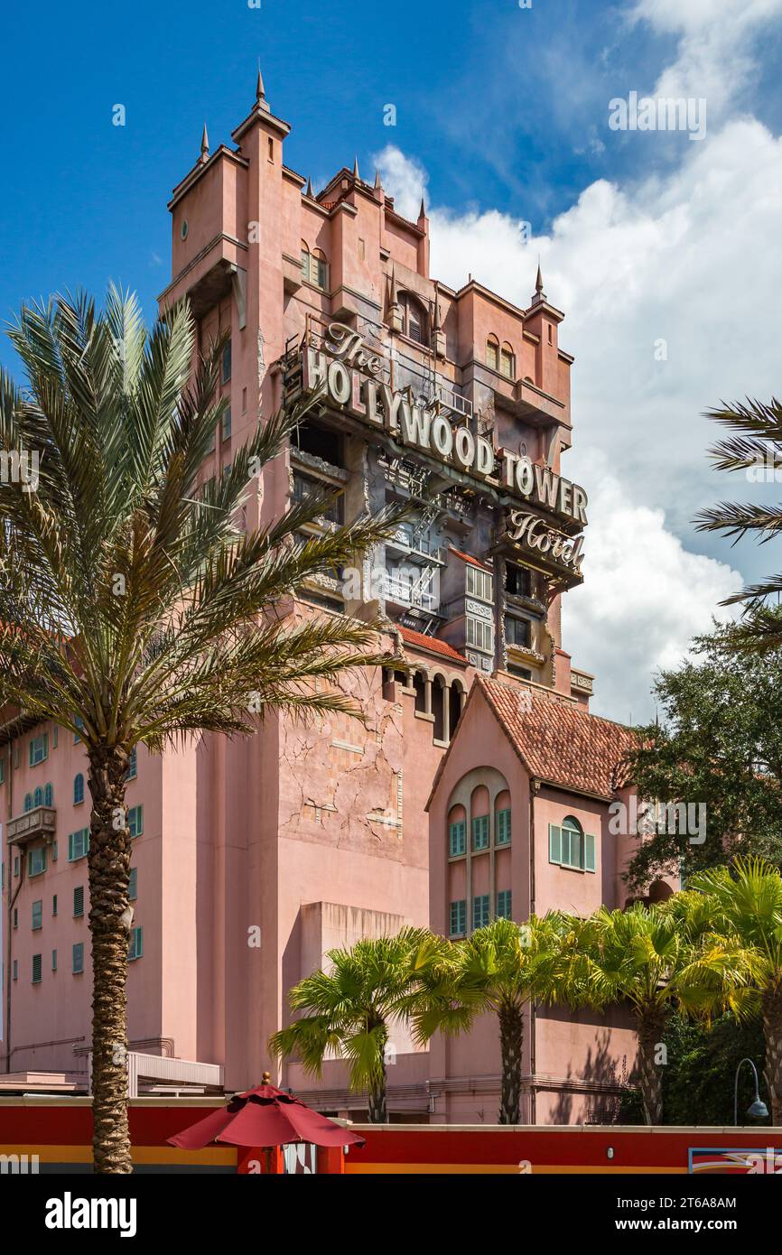 The Twilight Zone Tower of Terror Hollywood Tower Hotel in Disney's ...