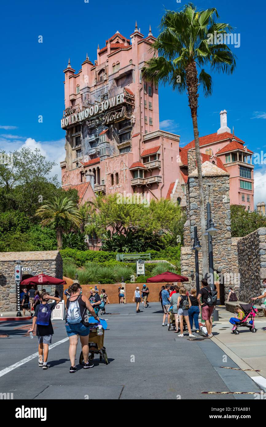 The Twilight Zone Tower of Terror Hollywood Tower Hotel in Disney's ...