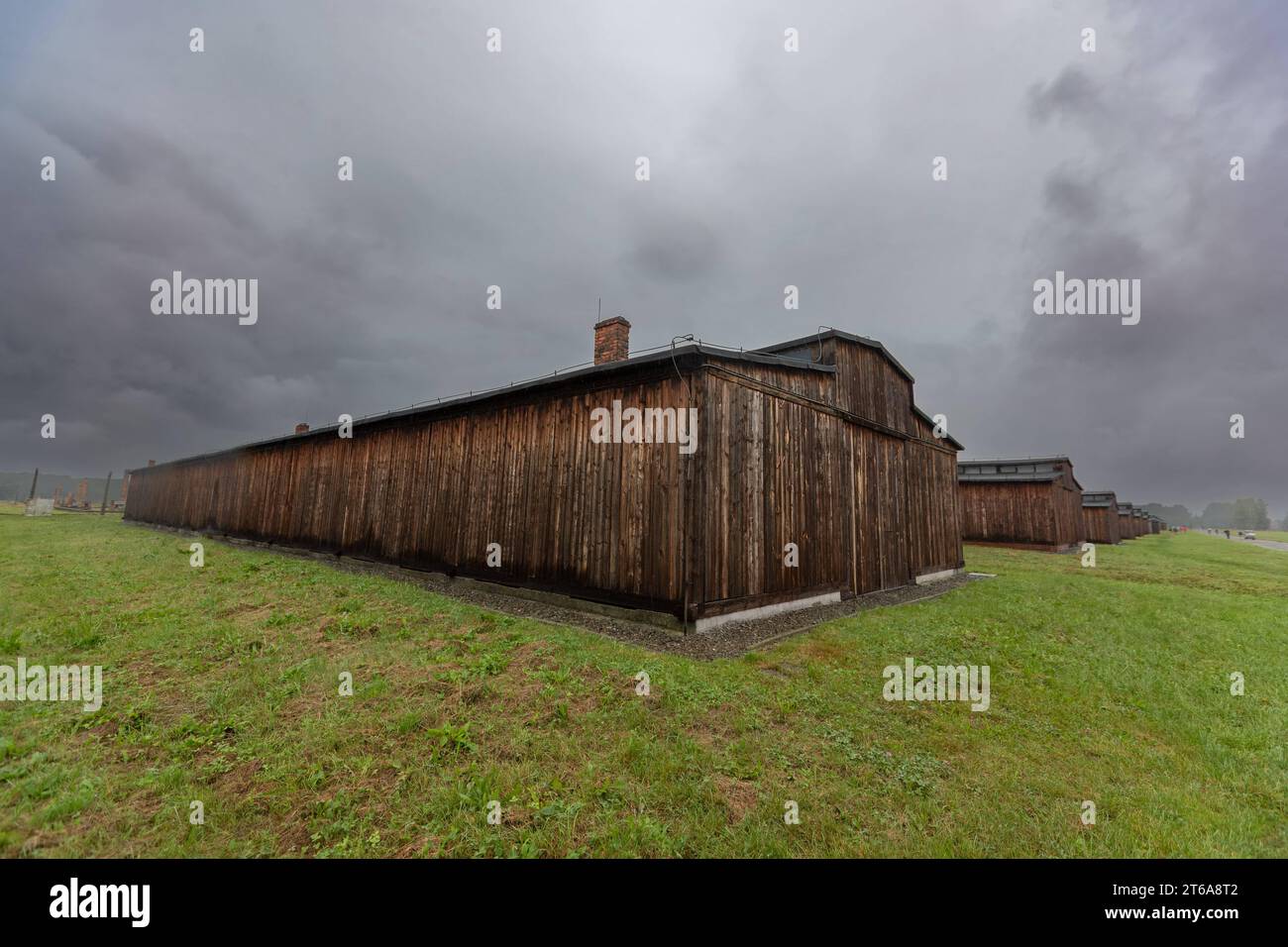 KZ Auschwitz In Holzschuppen wurden viele Gefangene gemeinsam ...