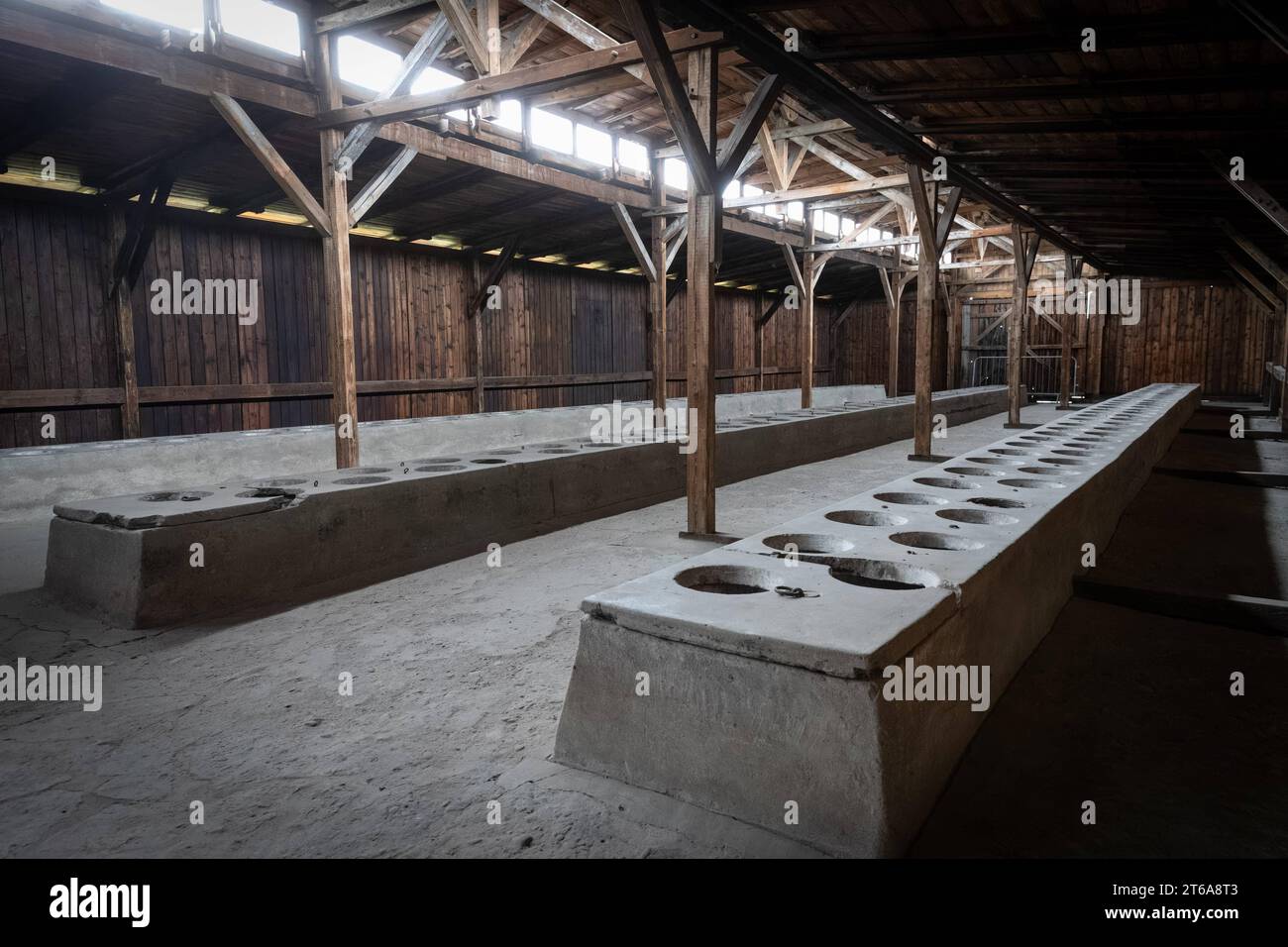 KZ Auschwitz Für Gefangene gab es Gemeinschaftstoiletten in ...