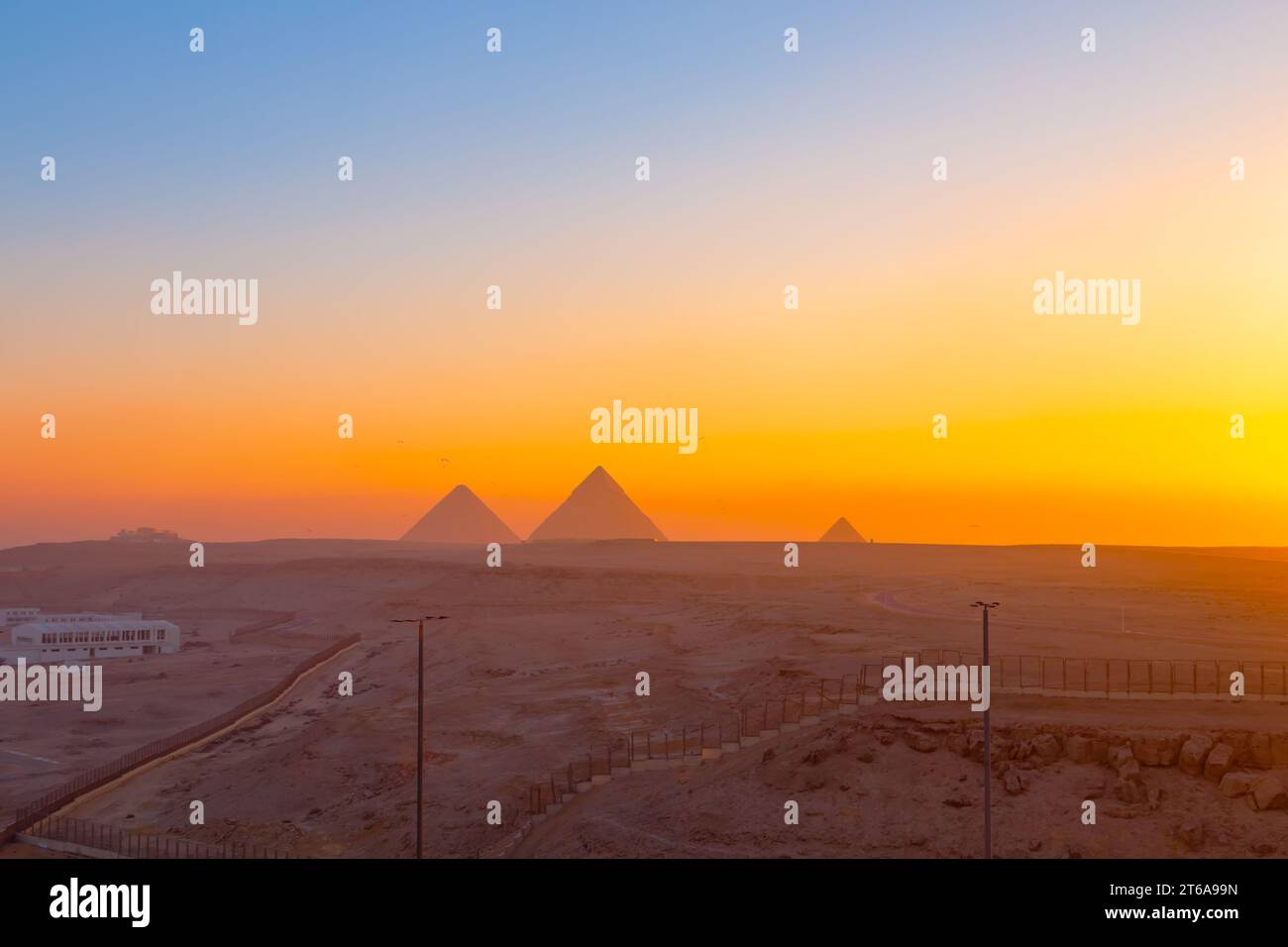Sunset over pyramids giza egypt hi-res stock photography and images - Alamy
