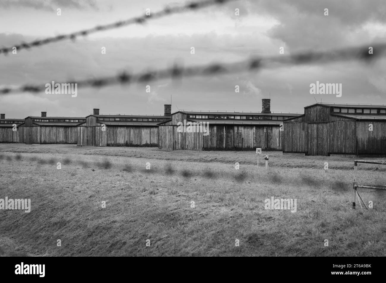 KZ Auschwitz In Holzschuppen wurden viele Gefangene gemeinsam ...