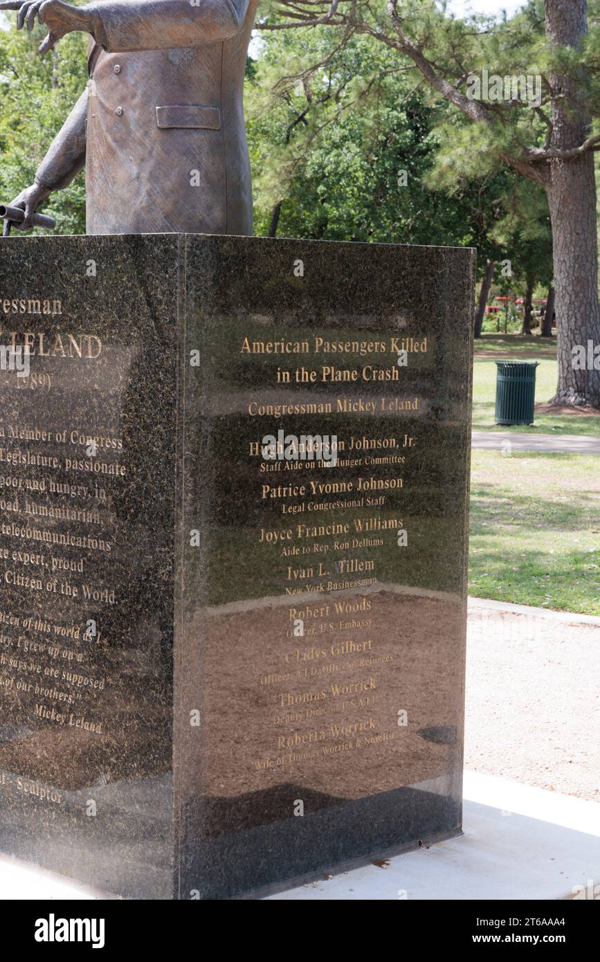 Sculpture of Mickey Leland sculpted by Ed Dwight at Hermann Park in ...