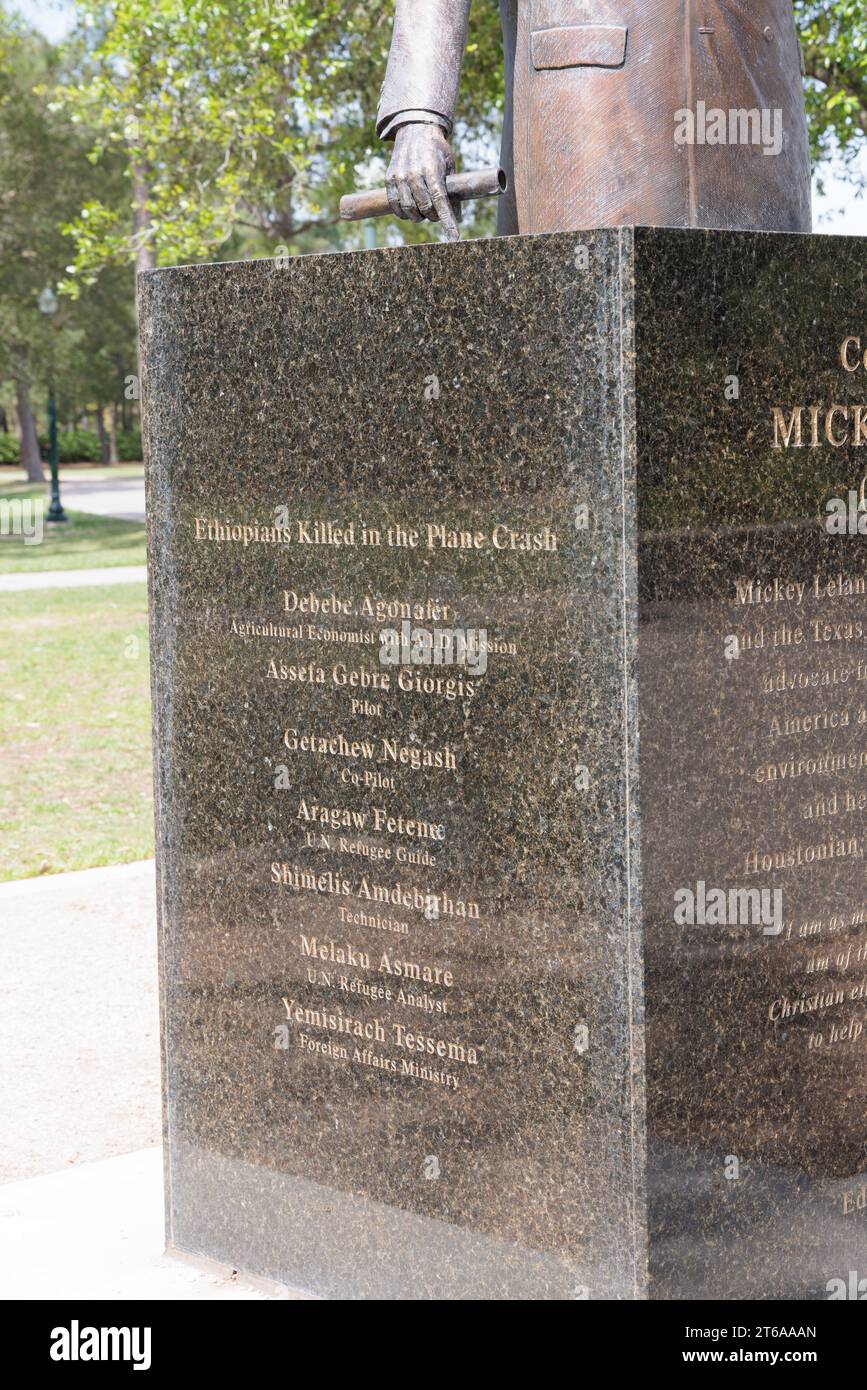 Sculpture of Mickey Leland sculpted by Ed Dwight at Hermann Park in ...