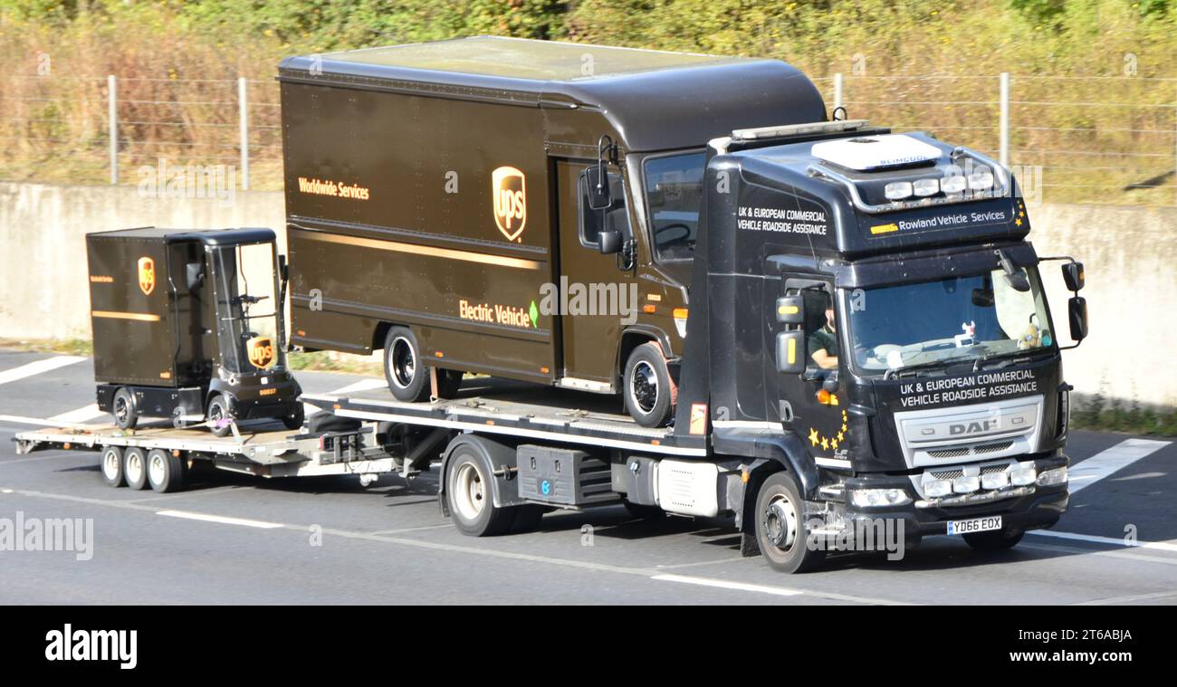 UPS Electric parcel van towing trailer carrying miniature UPS cargo ...