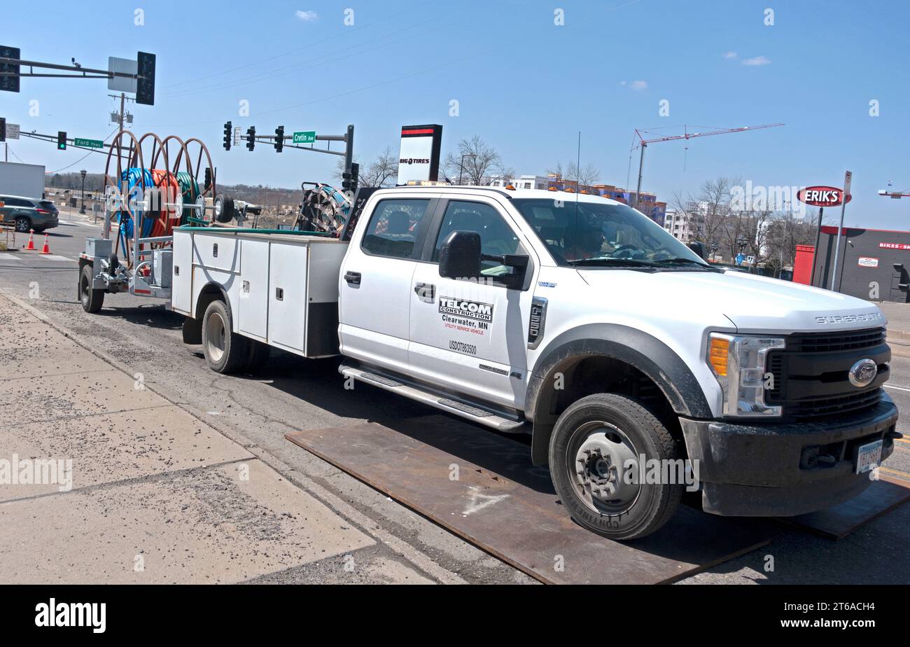 Cable truck hi-res stock photography and images - Alamy