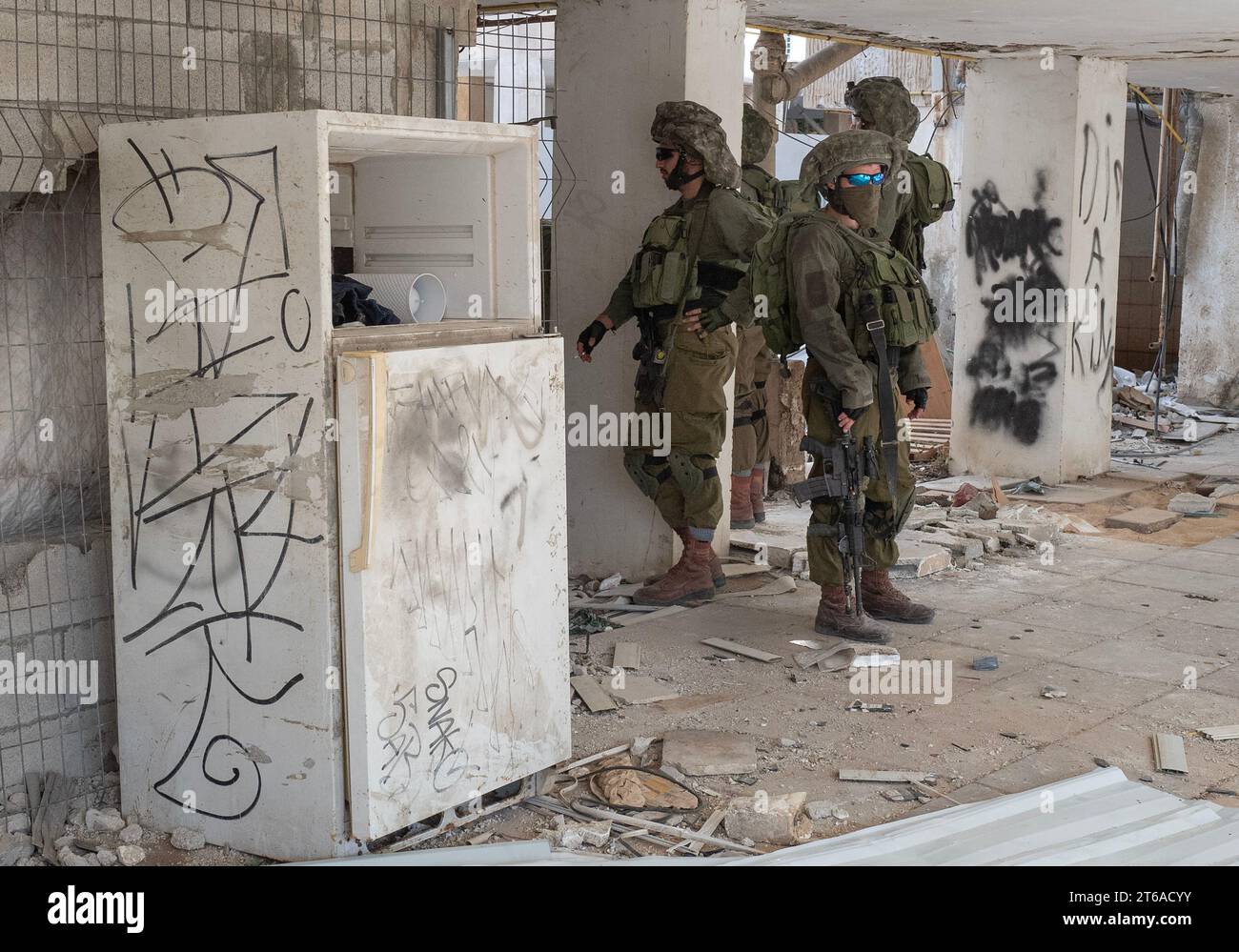 Bat Yam, Israel. 09th Nov, 2023. Israeli infantry soldiers from the ...