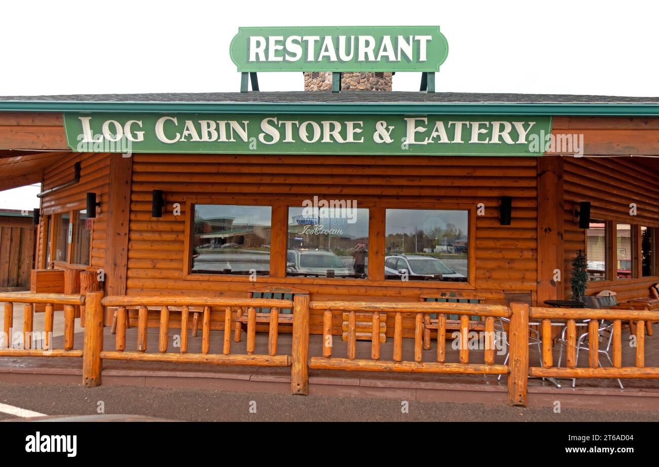 Split log siding hi-res stock photography and images - Alamy