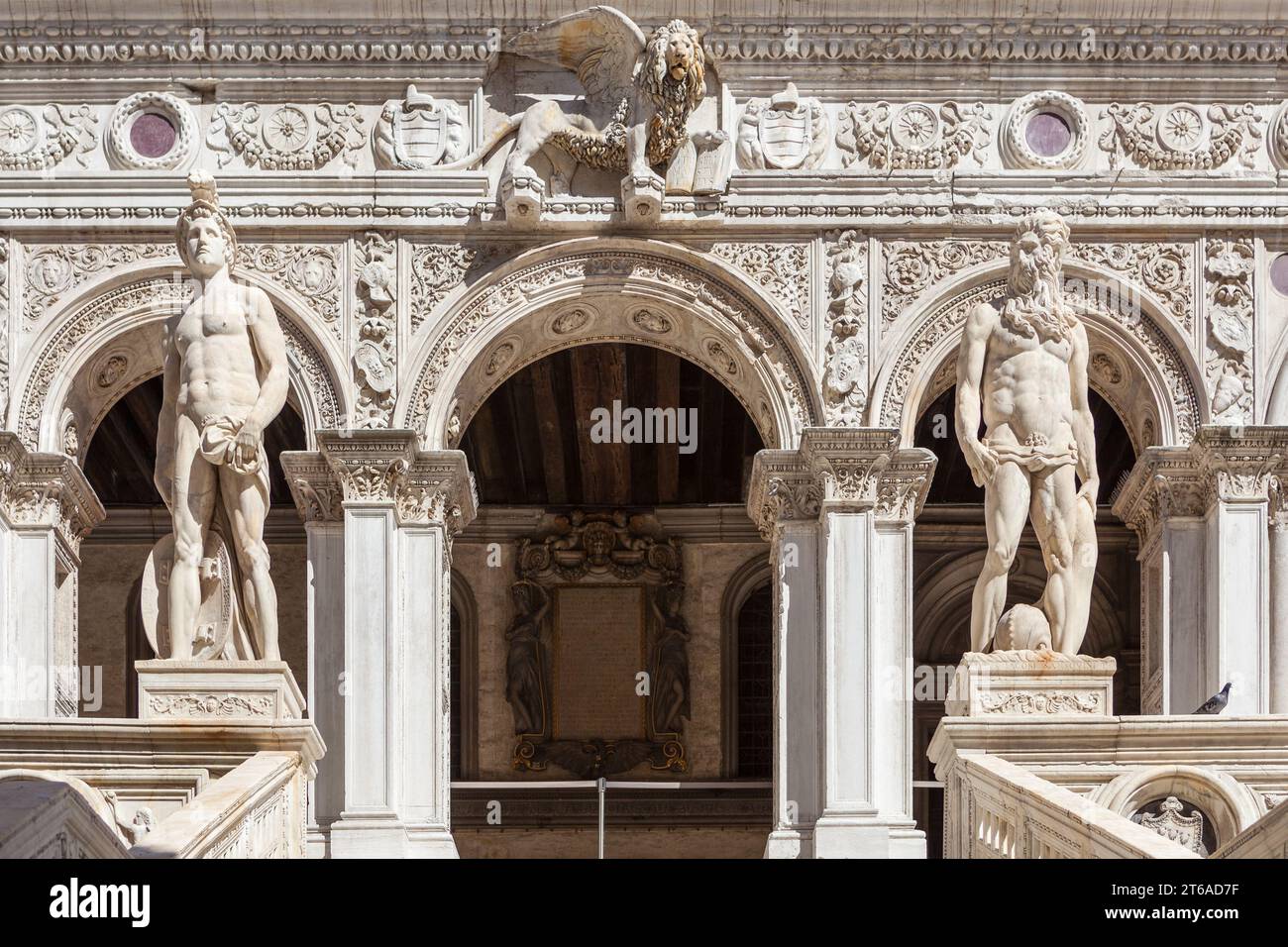 Sculptures adorning a Palace in Venice Stock Photo - Alamy