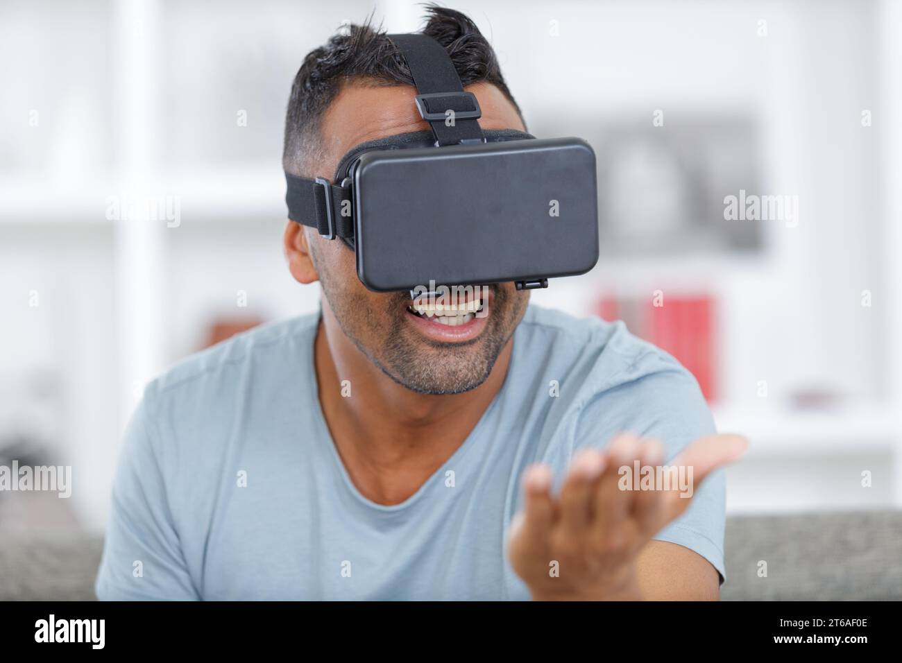 Virtual kiss hi-res stock photography and images - Alamy