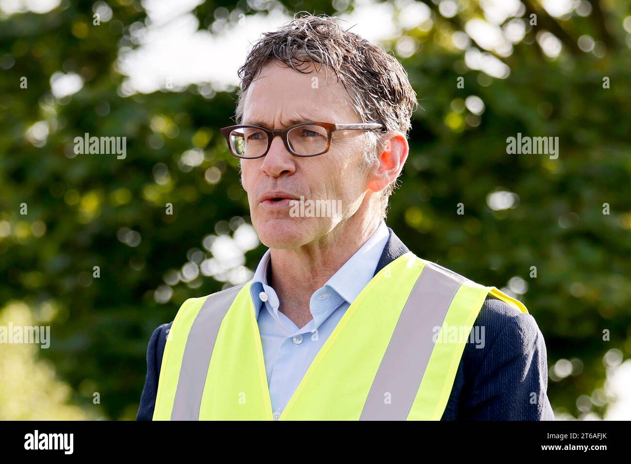 Bayer-Chef Bill Anderson beim Besuch von Ministerpräsident Hendrik Wüst ...
