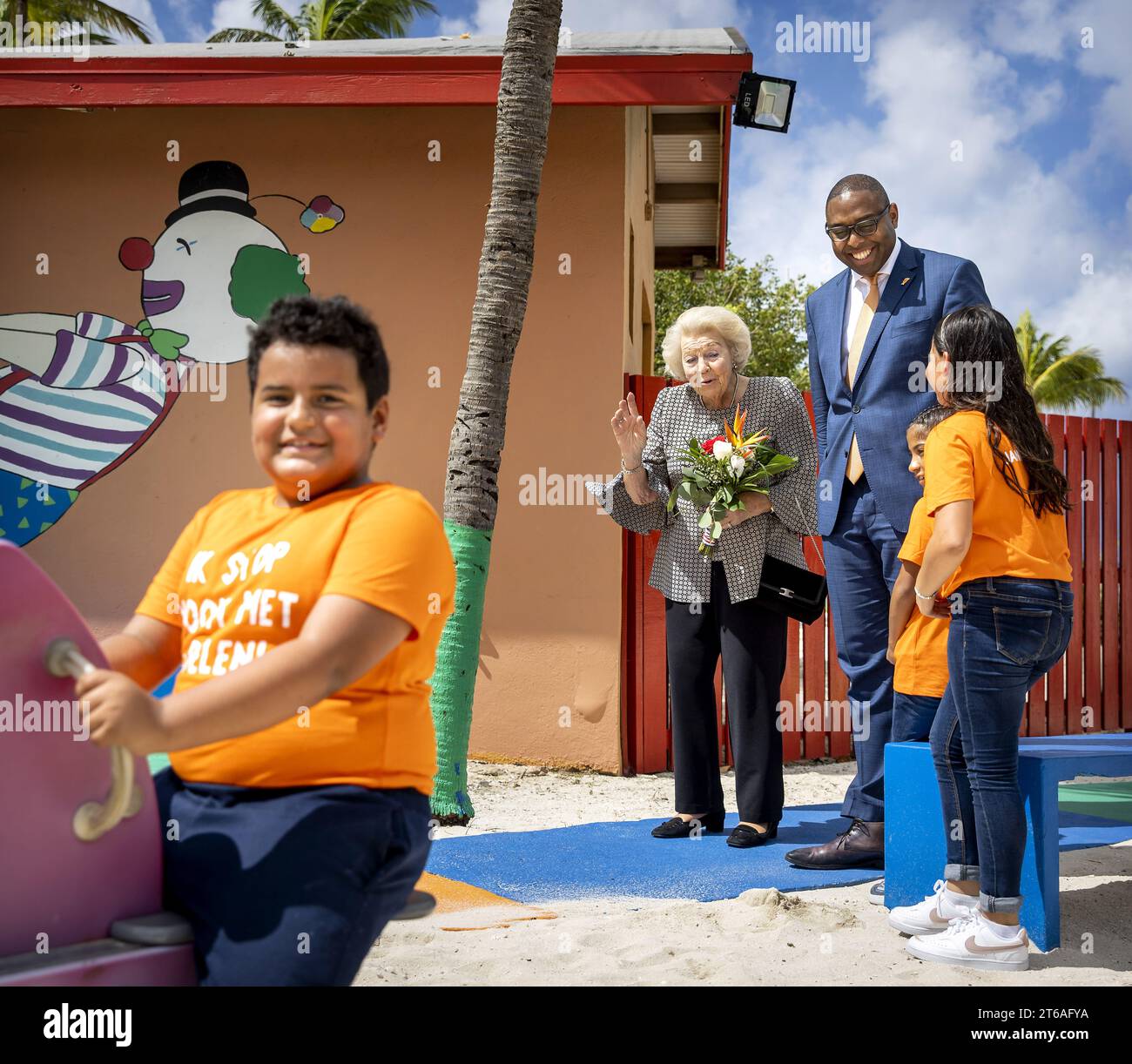 ORANJESTAD - Princess Beatrix visits the Neptali Henriquez Park ...