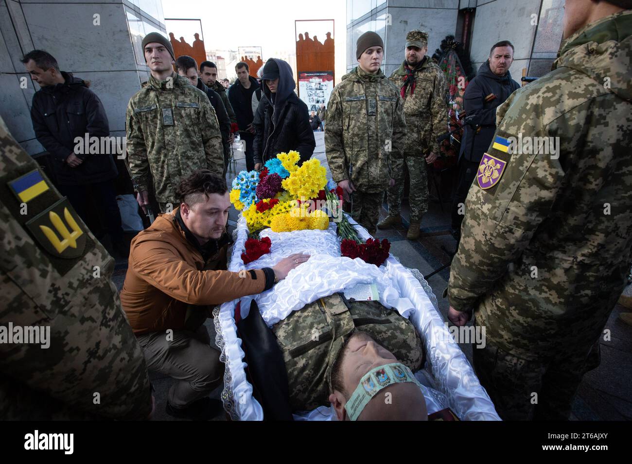 (EDITORS NOTE: Image depicts death)Brothers in arms pay their last ...