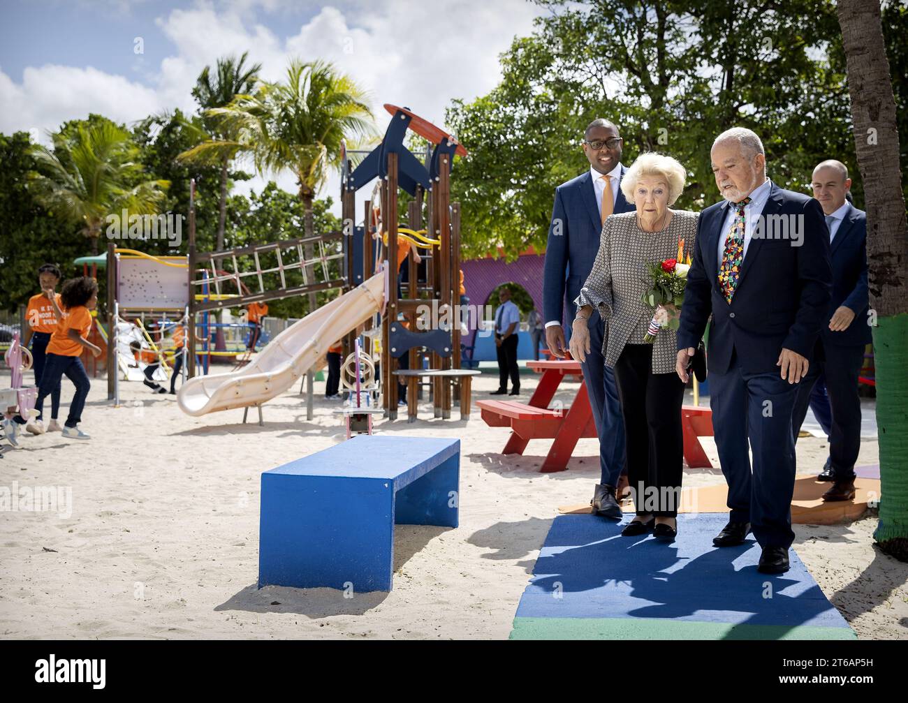 ORANJESTAD - Princess Beatrix visits the Neptali Henriquez Park ...