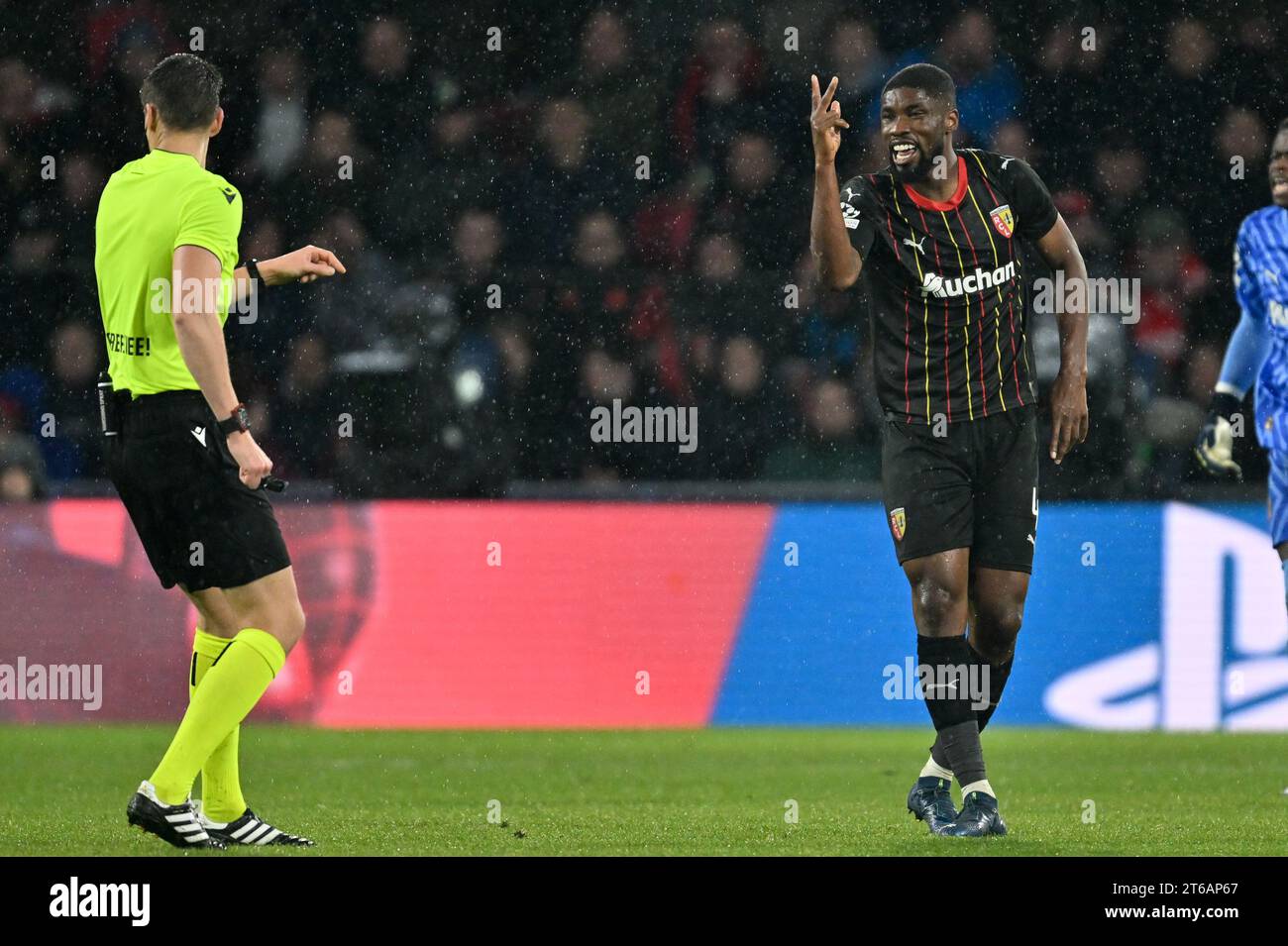 Eindhoven, Netherlands. 08th Nov, 2023. Kevin Danso (4) of RC Lens ...