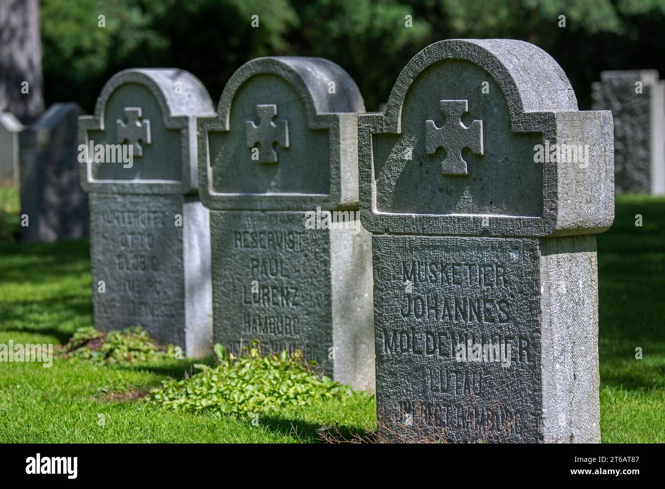 Military headstones hi-res stock photography and images - Alamy