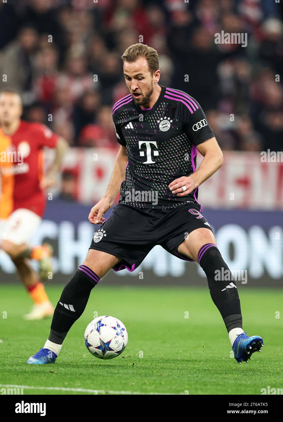 Harry Kane of Bayern Muenchen MUNICH, GERMANY - NOVEMBER 08: UEFA ...