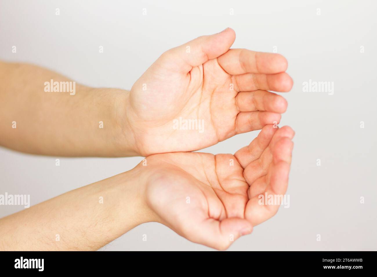 Hand hold something hi-res stock photography and images - Alamy
