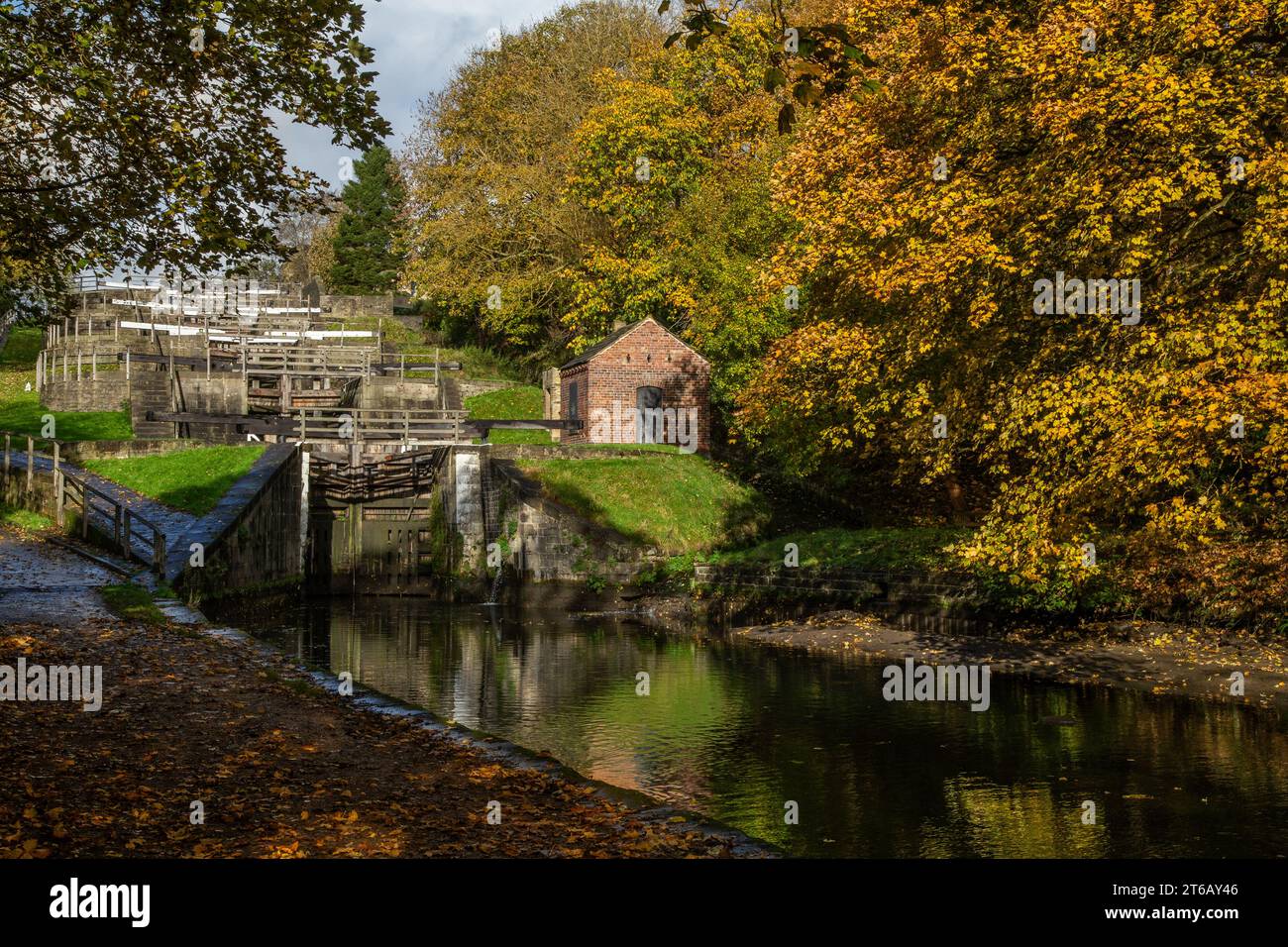 Five Rise Locks on the Leeds Liverpool Canal in Bingley, Yorkshire, in ...
