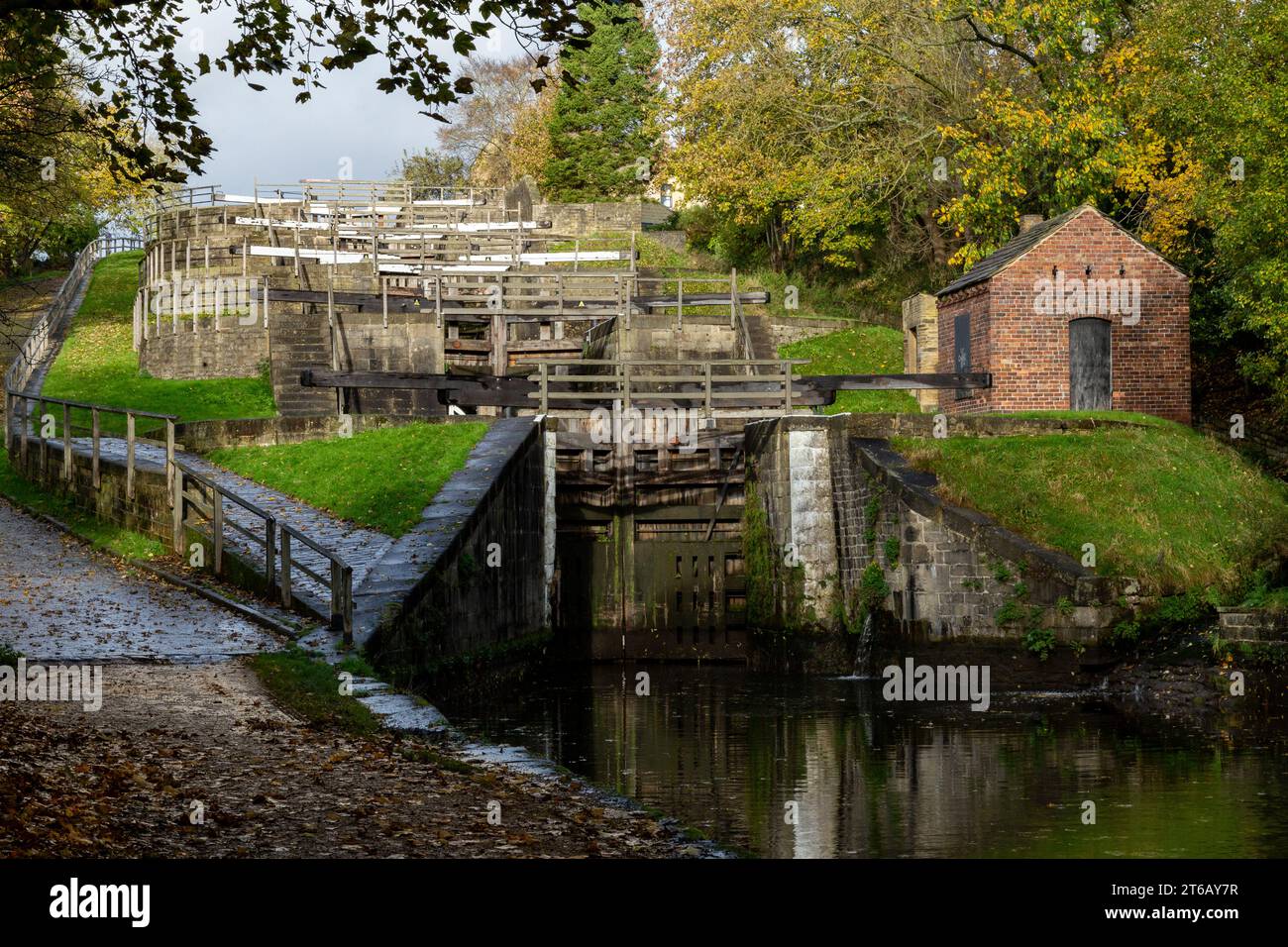 Five Rise Locks on the Leeds Liverpool Canal in Bingley, Yorkshire, in ...