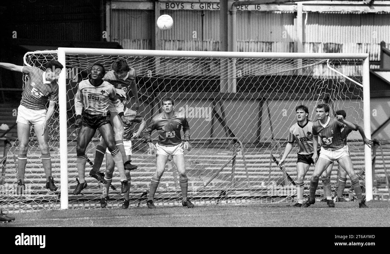 WOLVES V LINCOLN 2/5/87 Floyd Street and John Purdie Stock Photo - Alamy