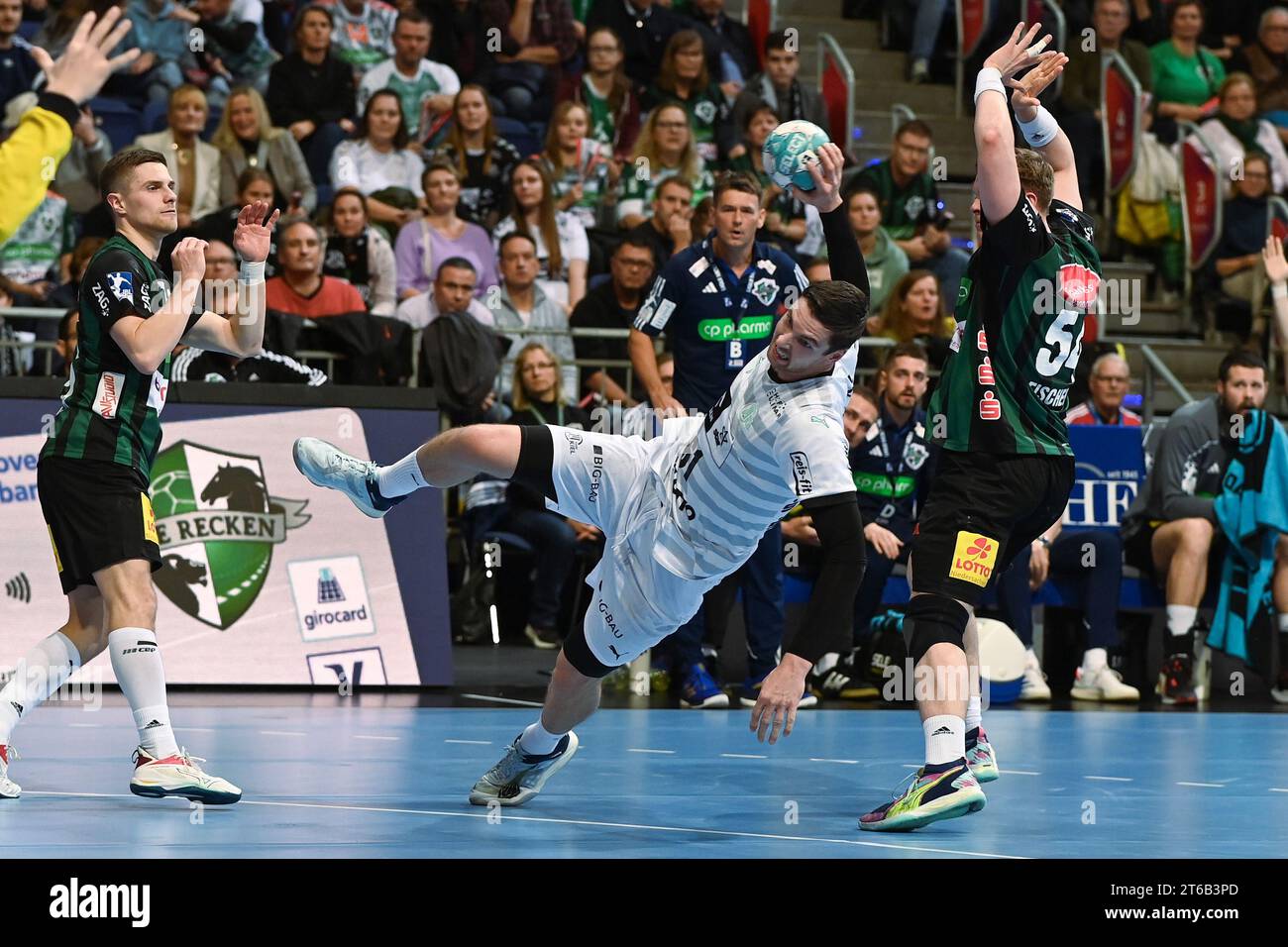 Hanover, Germany. 09th Nov, 2023. Handball: Bundesliga, TSV Hannover ...