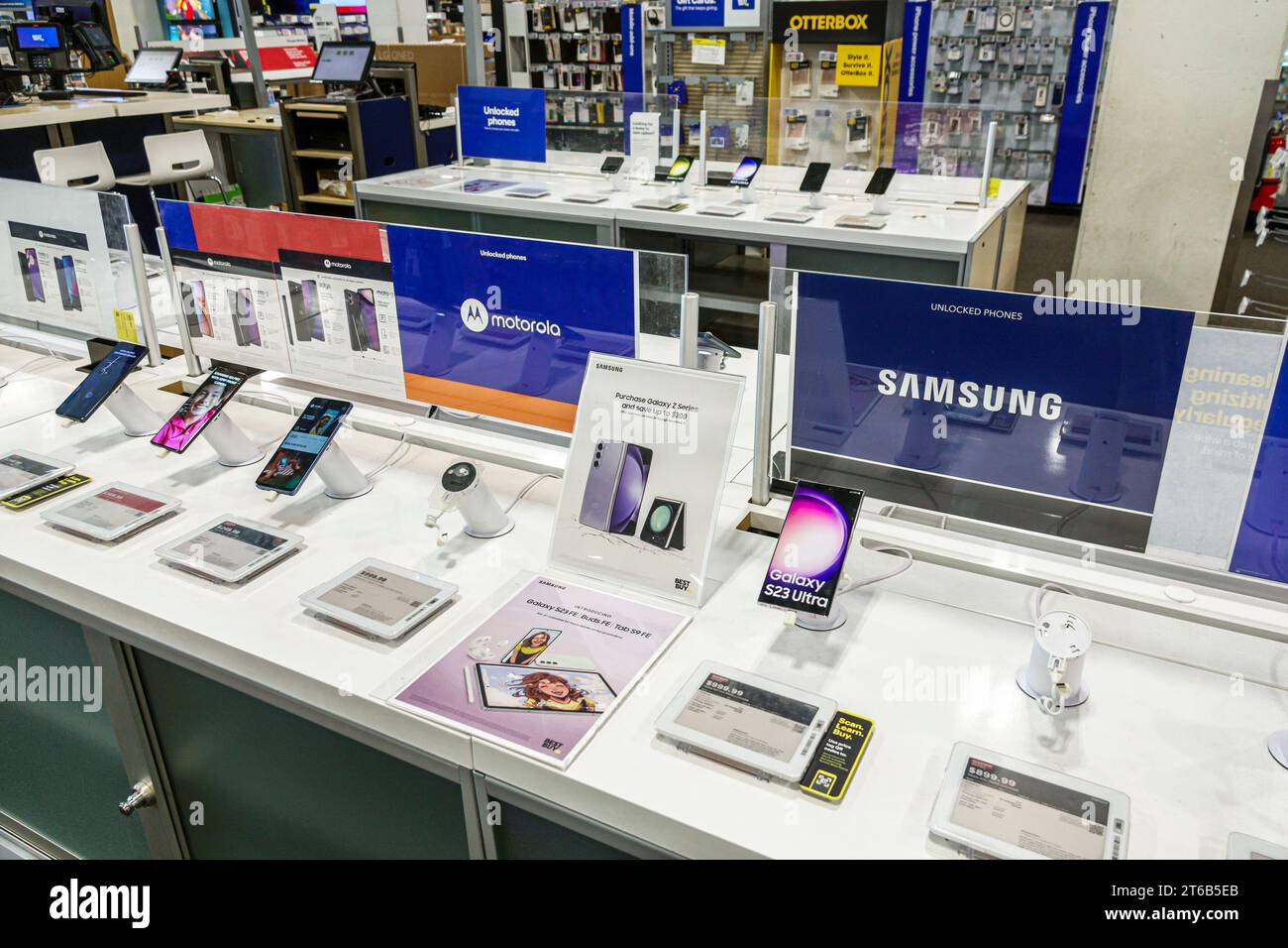 Samsung store interior hi-res stock photography and images - Alamy